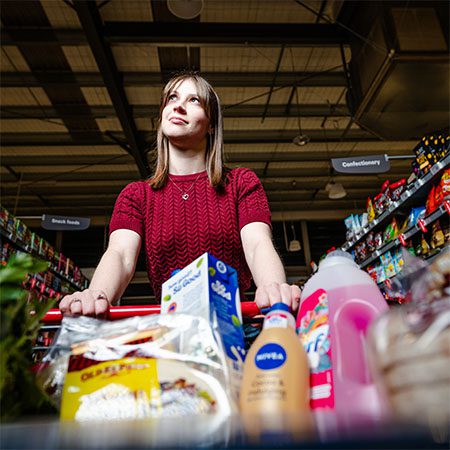 DD1217 – Jenni Smith – Shopping – CRS Publicity